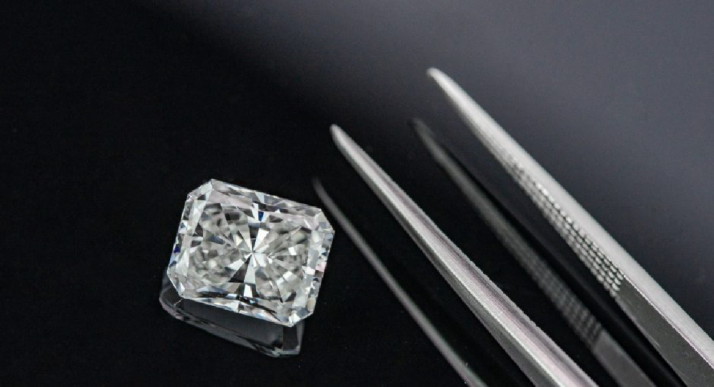 Buying a Radiant Cut Diamond? Consider This Vital Advice