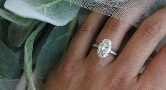Oval vs Round Diamond: Which One to Choose?