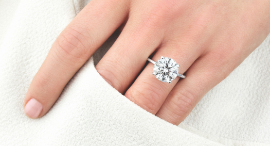 Oval vs Round Diamond: Which One to Choose? – Loose Grown Diamond