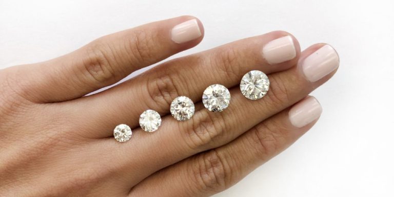 Oval vs Round Diamond: Which One to Choose?