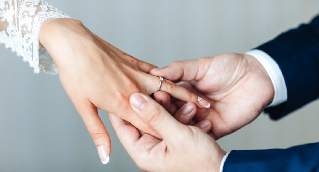 An Expert Guide to Bezel Setting: Pros, Cons, Analysis, Types, Buying