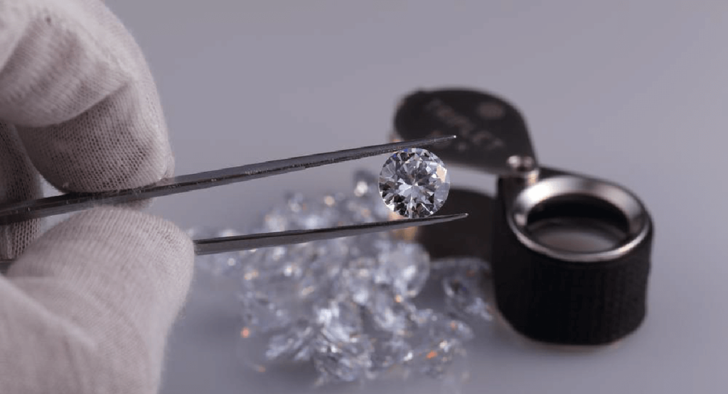 What Are I2 Clarity Diamonds and Should You Buy Them?