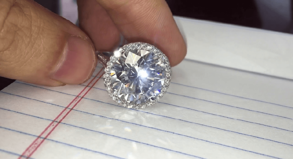 Stunning 10 Carat Diamond Ring that Set the Fashion Frenzy